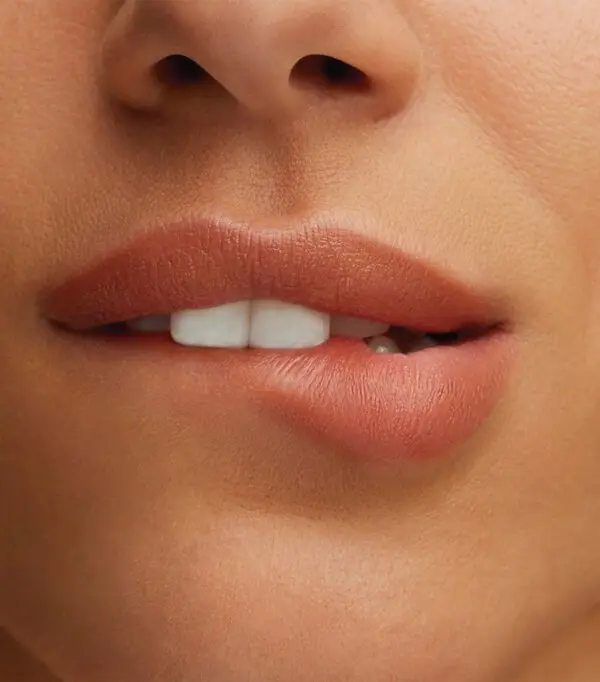 MAC COSMETICS Lustreglass Sheer-shine Lipstick