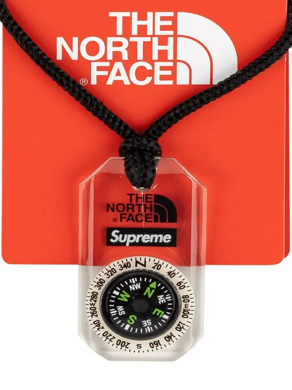 その他 Supreme The North Face Compass Necklace Supreme X The North Face Compass Necklace - Red | Editorialist
