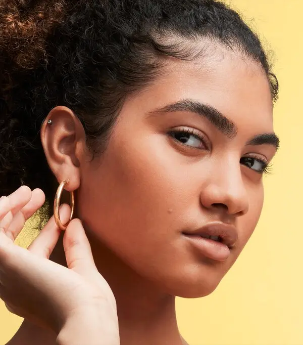 MAC COSMETICS Studio Radiance Face And Body Foundation - Neutral