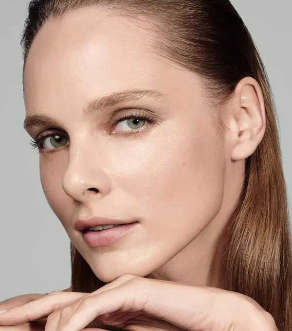 Estée Lauder Futurist Hydra Rescue Moisturising Foundation Spf 45 - Ivory
