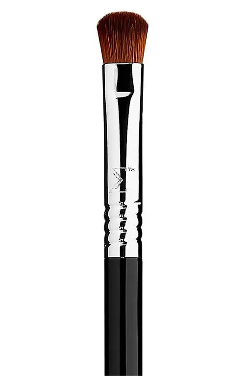 SIGMA BEAUTY E54 Medium Sweeper™ Brush