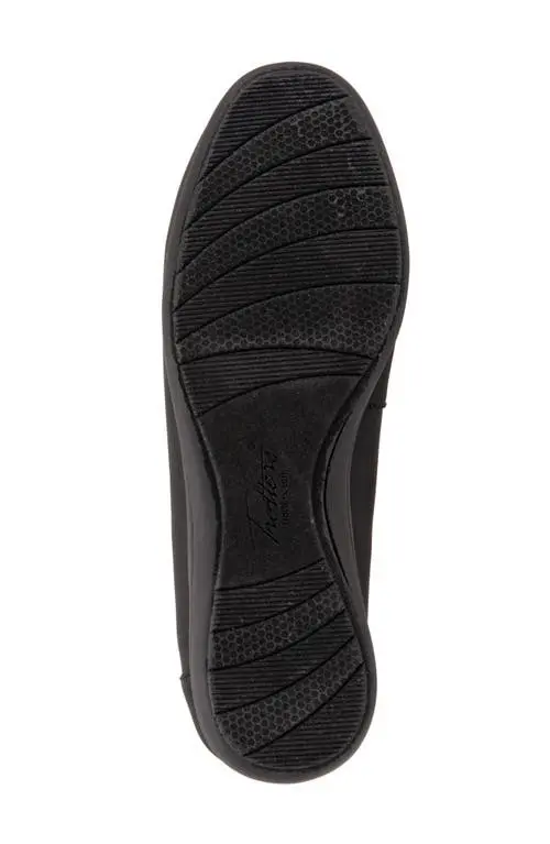 Trotters Danni Leather & Suede Flat - Black