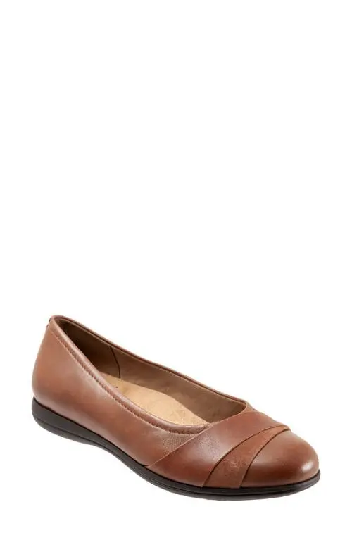 Trotters Danni Leather & Suede Flat - Saddle
