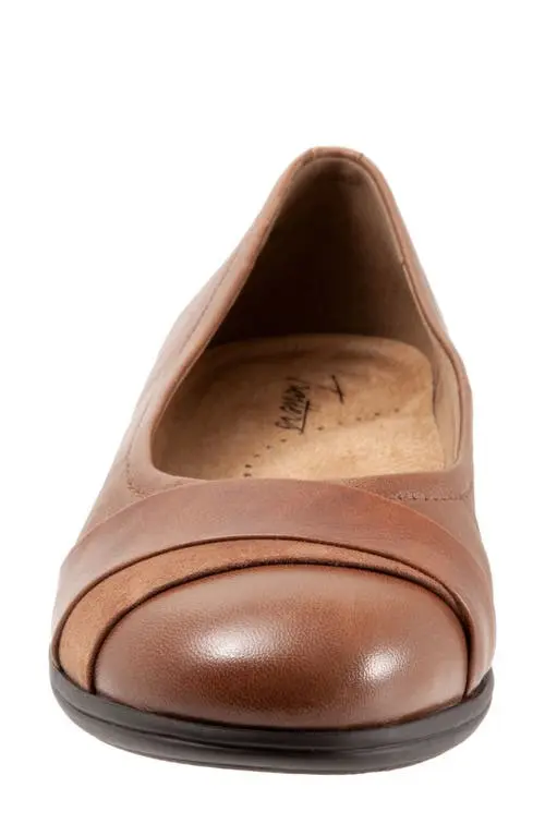 Trotters Danni Leather & Suede Flat - Saddle