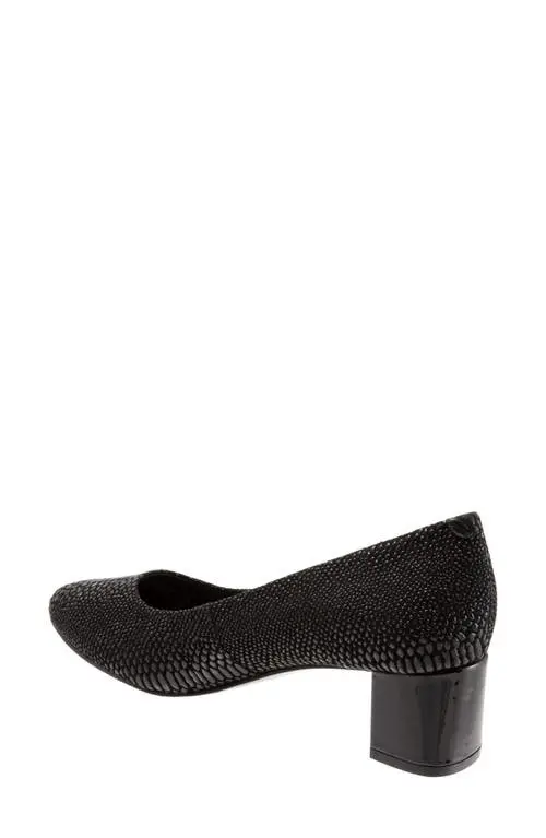 Trotters Kari Pointy Toe Pump