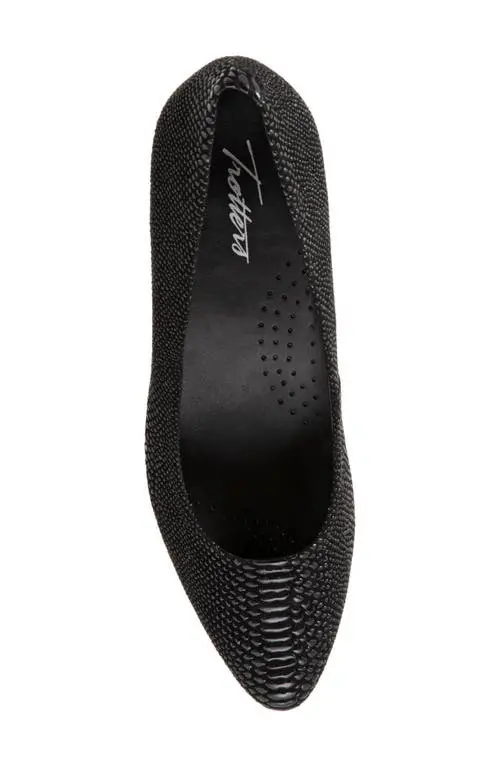 Trotters Kari Pointy Toe Pump