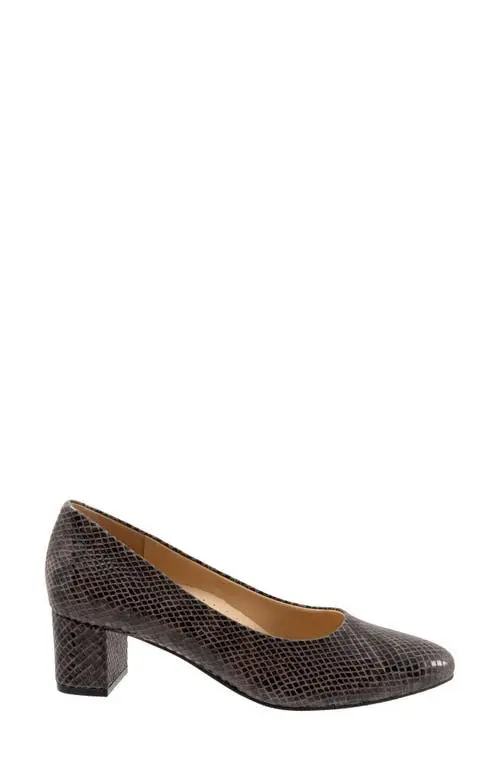 Trotters Kari Pointy Toe Pump