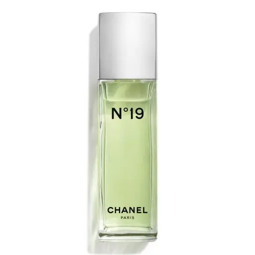 Chanel N°19 Eau De Toilette Spray - One-color