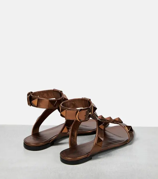 Valentino Garavani Roman Stud Leather Sandals - Metallic