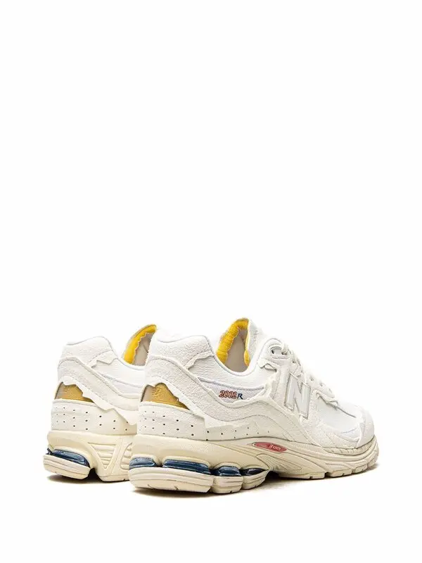 NEW BALANCE 2002r Protection Pack Sneakers