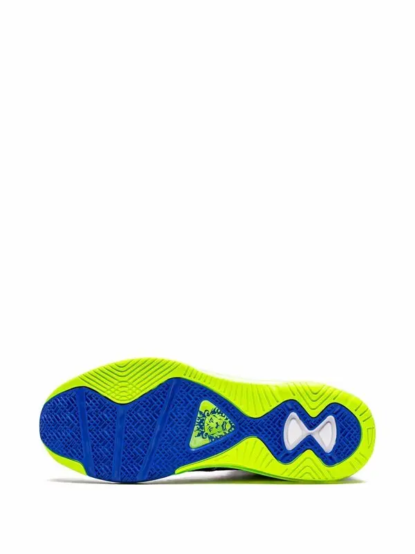 Nike Lebron V2 Low Sneakers