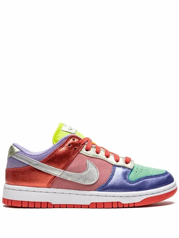 Nike Dunk Low Sneakers