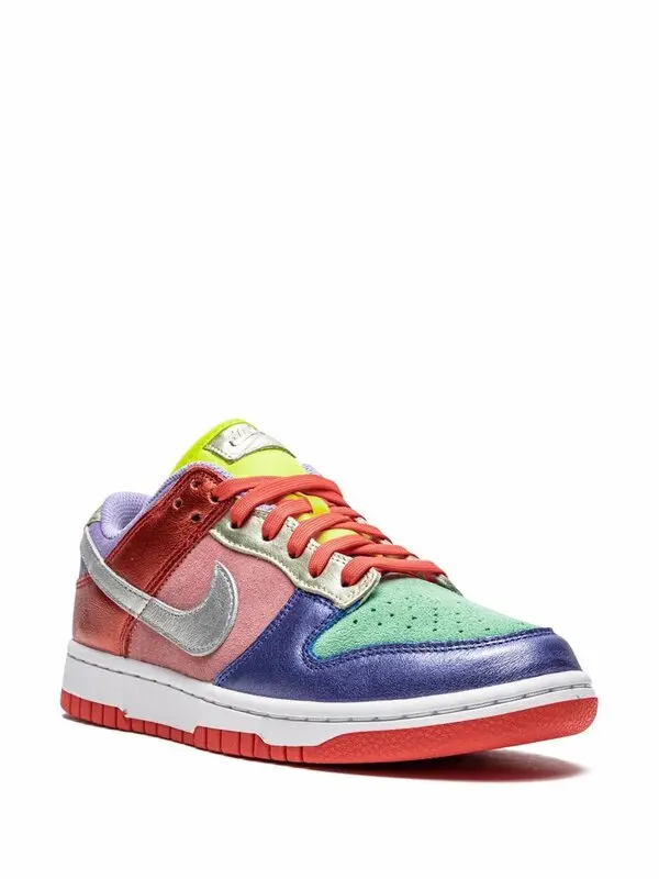 Nike Dunk Low Sneakers