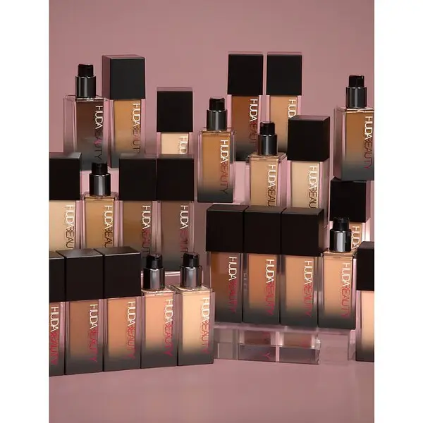 HUDA BEAUTY Fauxfilter Luminous Matte Liquid Foundation 35ml