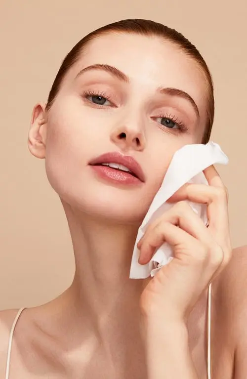 CLE DE PEAU BEAUTE Makeup Cleansing Towelettes