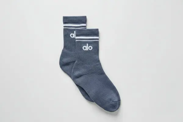 Alo Yoga Half-crew Throwback Socks - Bluestone/white