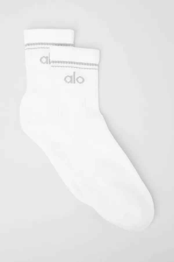 Alo Yoga Half-crew Throwback Socks With Ribbed Detail - White/titanium