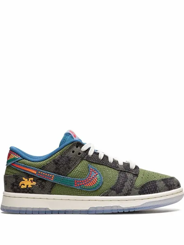 Nike Dunk Low Siempre Familia Sneakers