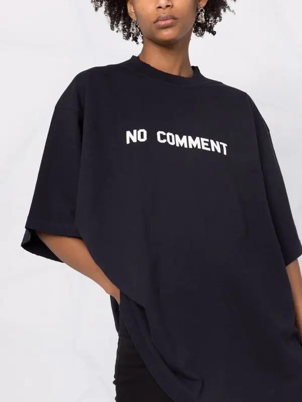 BALENCIAGA NO COMMENT プリント Tシャツ ネイビー Balenciaga No Comment Oversized T-Shirt - Blue | Editorialist