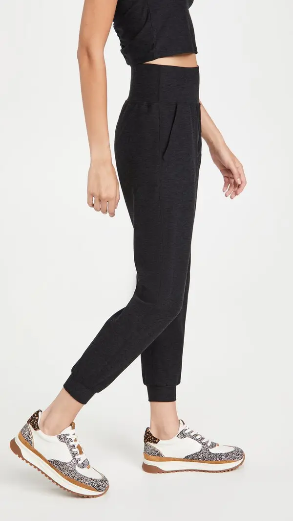 Beyond Yoga Spacedye Midi Joggers - Darkest Night
