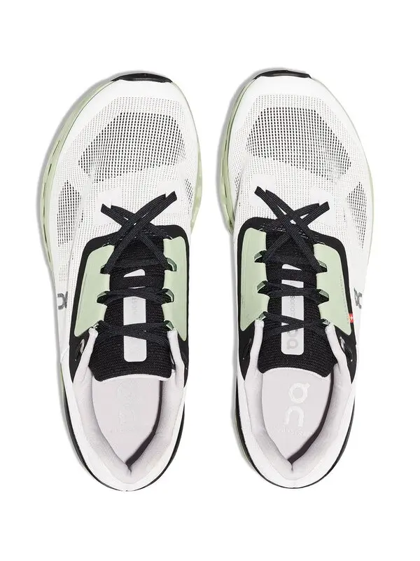 On Cloudstratus Low-top Sneakers - White