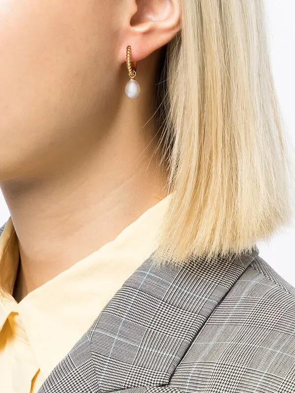 DOWER & HALL Timeless Oval Pearl Hoop Earrings - Gold