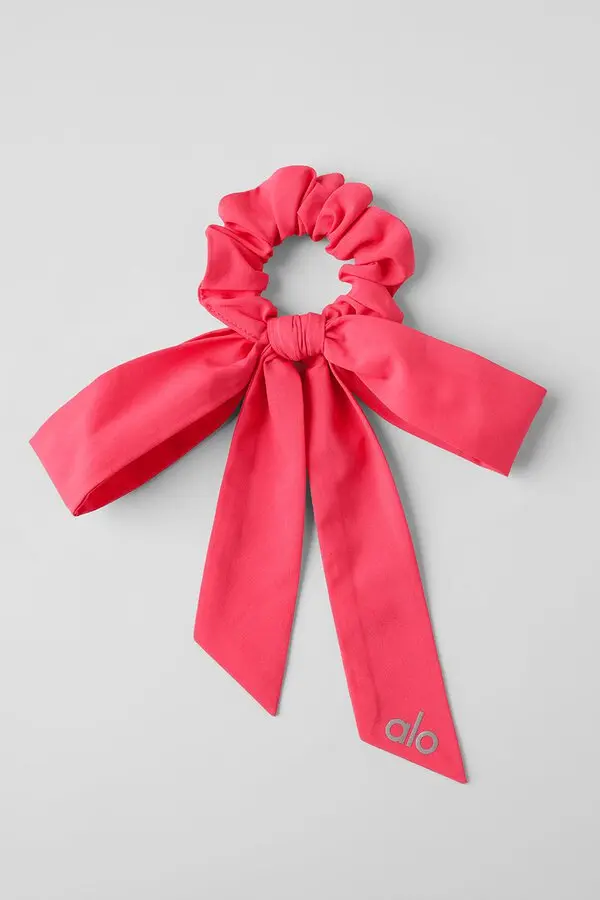Alo Yoga Love Knots Tie Scrunchie - Candy Red