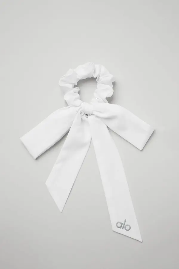 Alo Yoga Love Knots Tie Scrunchie - White