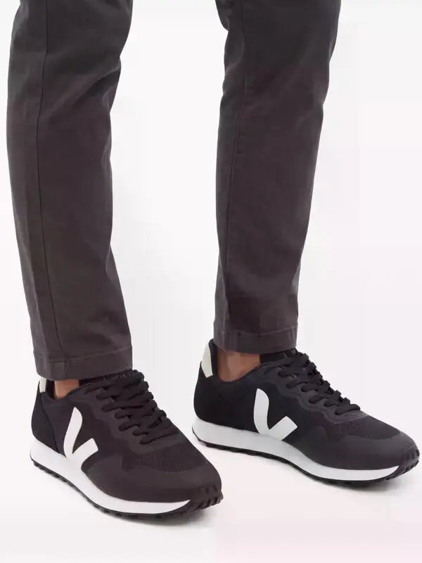 VEJA Logo-patch Low-top Sneakers