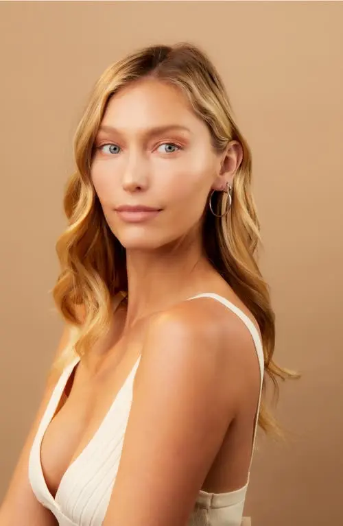 Bony Levy 14k Gold Beveled Edge Huggie Hoop Earrings
