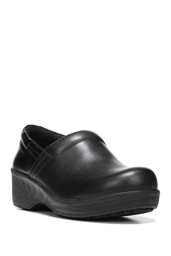 Dr. Scholl'S Dynamo Clogwide Width Available