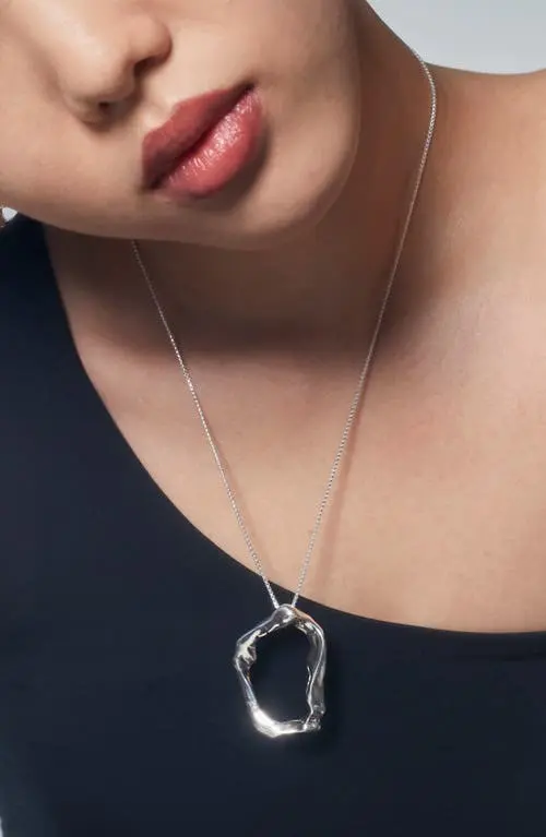STERLING KING Molten Pendant Necklace