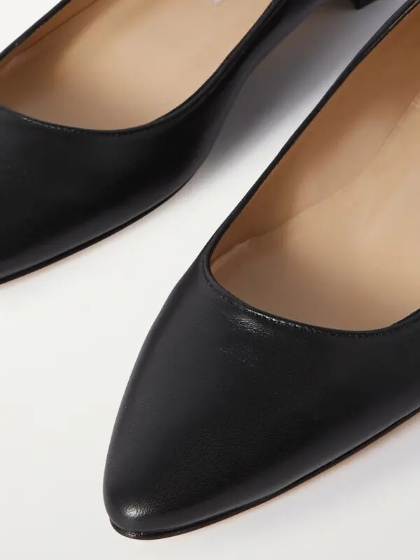 Manolo Blahnik Bb 10 Leather Point-toe Flats - Black