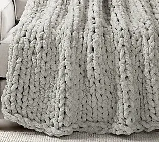LUSH DECOR Hygge Ultra Chunky Knit 40' X 72' By - One-color