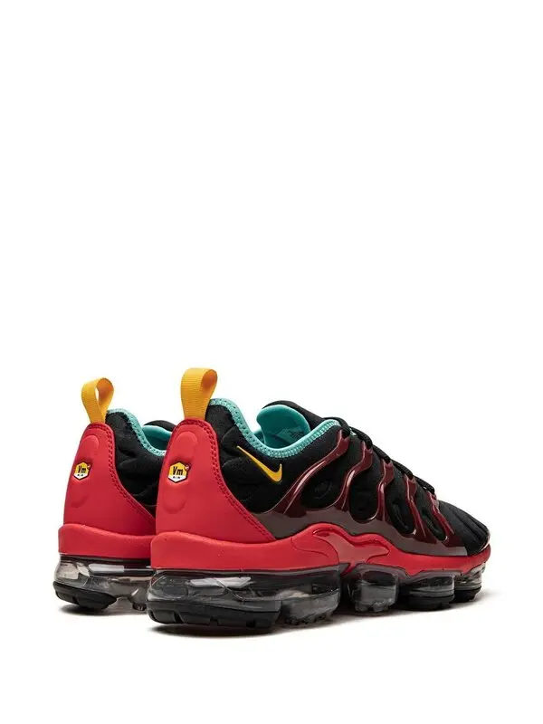 Nike Vapormax Plus Sneakers