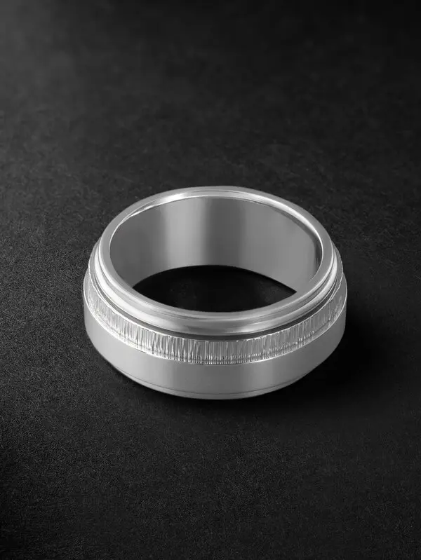 PIAGET Possession Large Engraved 18-karat White Gold Diamond Ring