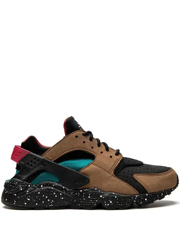 Nike Air Huarache Mowabb Sneakers