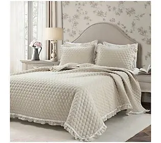 LUSH DECOR Ella Shabby Chic Ruffle Lace Quilt King - One-color