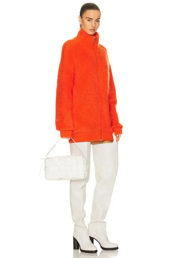 Bottega Veneta Brick Cassette Shoulder Bag In Ivory