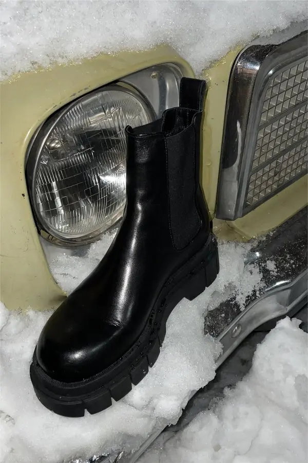 Mackage Shearling-lined Leather Chelsea Boot - Black