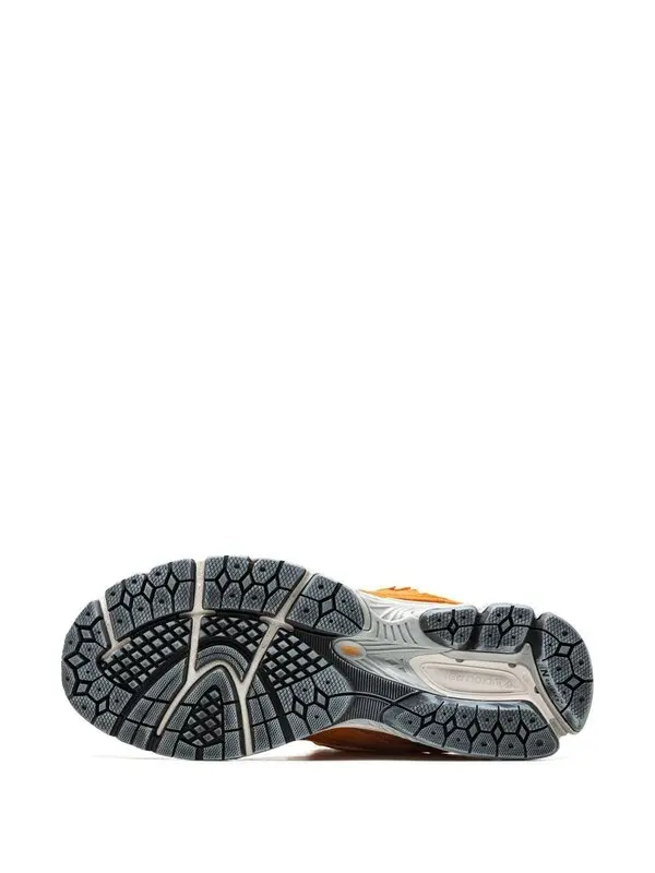 NEW BALANCE 2002r Protection Pack Sneakers