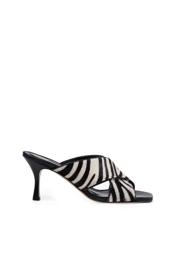 BROOKLYN BANDIT Romi Zebra Sandals