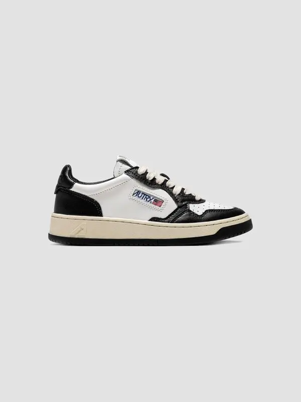 AUTRY Medalist Leather Low-top Sneakers - White Black