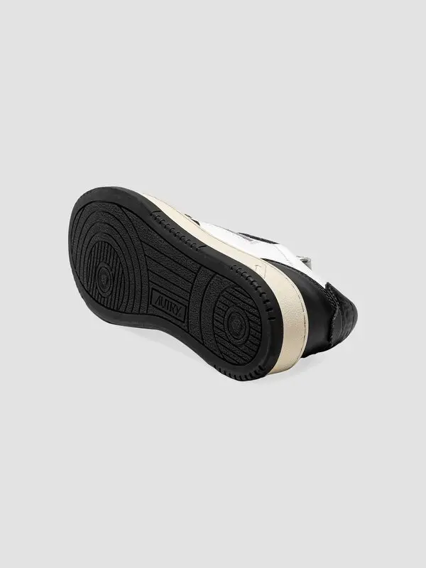 AUTRY Medalist Leather Low-top Sneakers - White Black