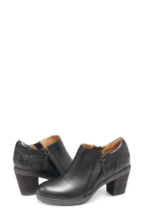 HALSA FOOTWEAR Rylee Leather Bootie - Black