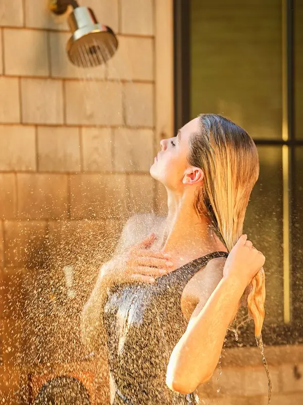 JOLIE The Filtered Showerhead - Brushed Gold