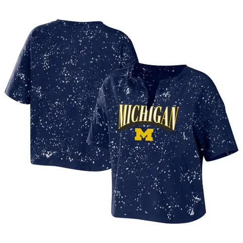 WEAR BY ERIN ANDREWS Michigan Wolverines Bleach Wash Splatter Cropped Notch Neck T-shirt - Navy