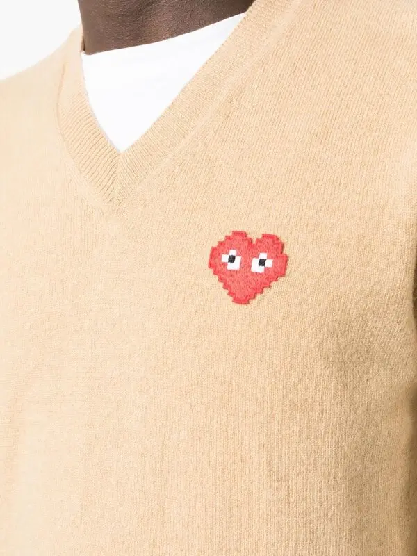Play Comme Des Garcon Heart-patch V-neck Sweater - Neutrals