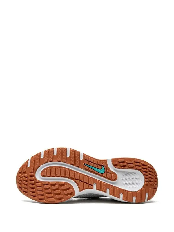 Nike Escape Run Flyknit Sneakers - White