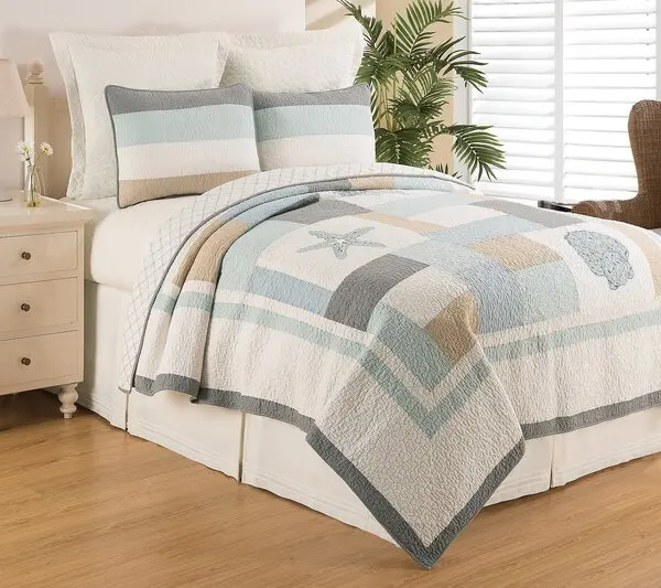 C&F HOME Driftwood Shores King Quilt Set - One-color